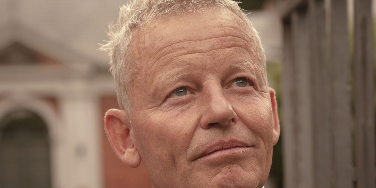 Bubber med trist meddelelse: “Det gør ondt”